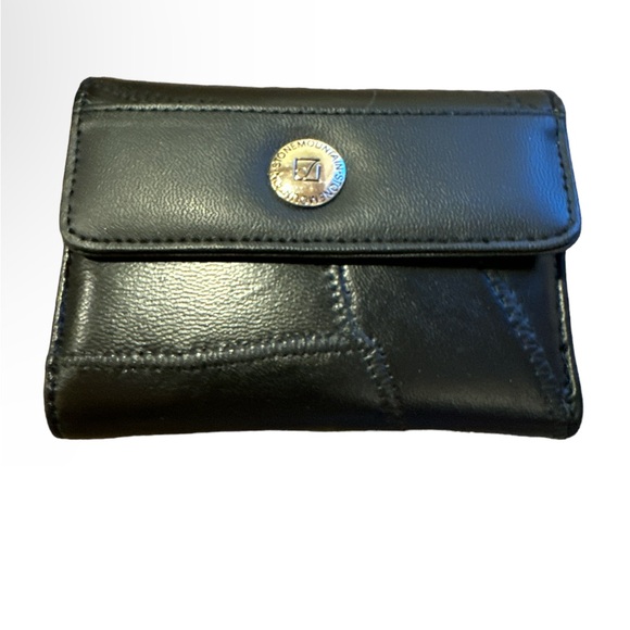 Stone Mountain Accessories | Bags | Stone Mountain Wallet Nwt | Poshmark